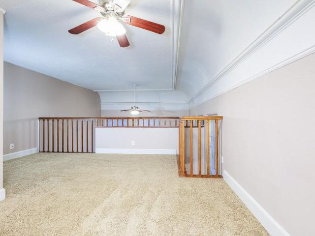 Vinton School Apartments 2 Bedroom Apartment for Rent at 2120 Deer Park Blvd, Omaha, NE 68108 Deer Park