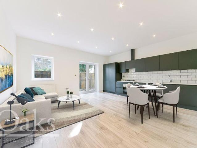 Vincent Road, East Croydon 3 bed maisonette to rent £2,150 pcm £496 pw