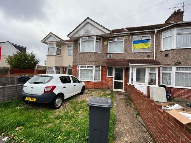 Vincent Road, Hounslow TW4, 4 bed terraced house to rent, £2,795 pcm | PrimeLocation