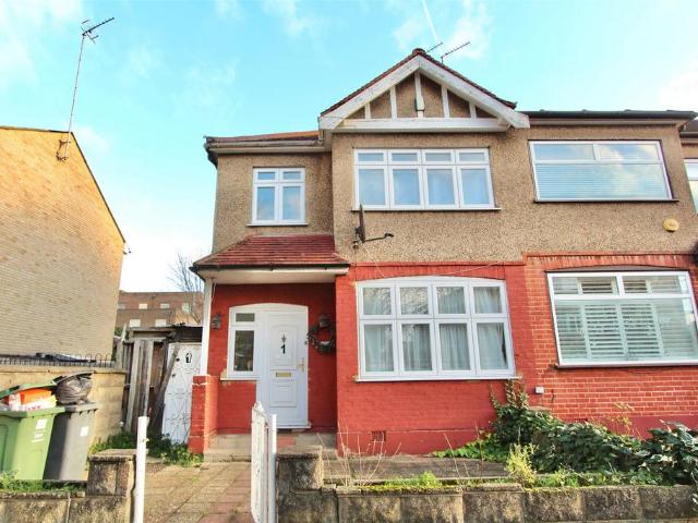 Vincent Road, London N22 4 bed house to rent £2,900 pcm £669 pw