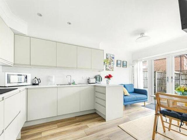 Vincent Square, Biggin Hill, 3 Bedroom Semi detached