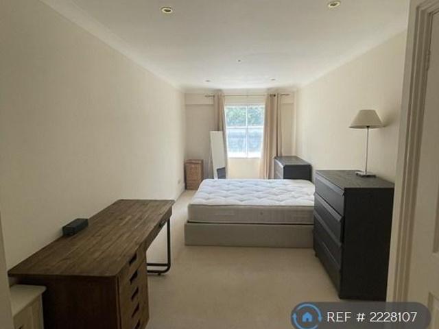 Vincent Square, London, SW1P 1 bed flat to rent £2,500 pcm £577 pw