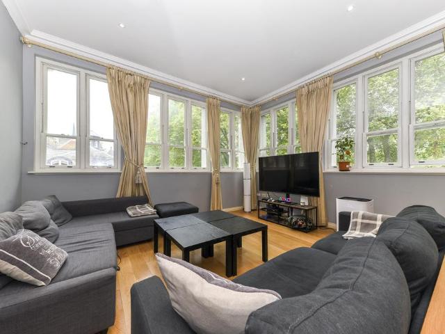 Vincent Square, London SW1P 3 bed flat to rent £5,500 pcm £1,269 pw