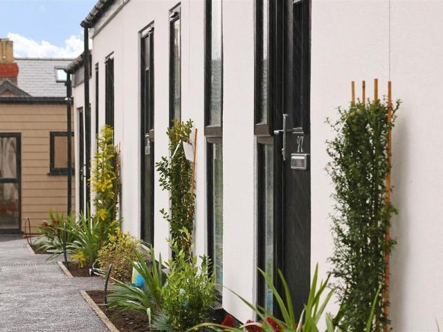 Vincent Walk, Dorking 1 bed apartment to rent £1,050 pcm £242 pw