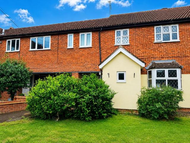 Vincent Way, Billericay, CM12 3 bed house to rent £1,900 pcm £438 pw