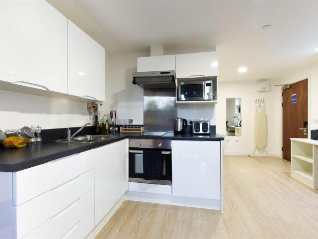Vincents Walk, Southampton SO14 Studio to rent £1,642 pcm £379 pw