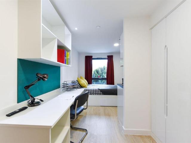 Vincents Walk, Southampton SO14 Studio to rent £1,183 pcm £273 pw