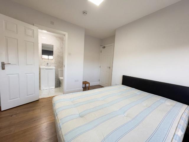 Vine Close, West Drayton UB7, Room to rent, £1,000 pcm | PrimeLocation