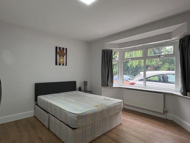 Vine Close, West Drayton UB7, Room to rent, £950 pcm | PrimeLocation