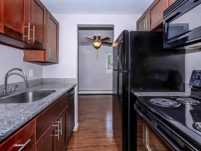 Vine East 33201 Vine Street 1 Bedroom Apartment for Rent at 33201 Vine St, Willowick, OH 44095
