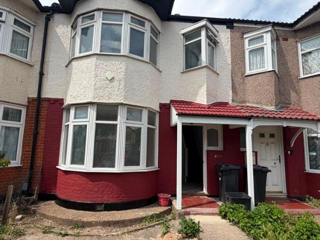 Vine Gardens, Ilford IG1, 3 bed terraced house to rent, £2,500 pcm | PrimeLocation