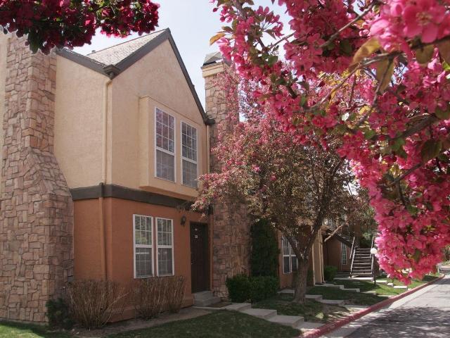 Vine Gate Apartments & Townhomes 2 Bedroom Apartment for Rent at 6140 S Vine Park Dr, Murray, UT 84121 Murray