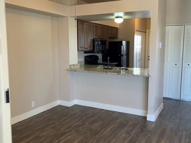 Vine Gate Apartments & Townhomes 2 Bedroom Apartment for Rent at 6140 S Vine Park Dr, Murray, UT 84121 Murray