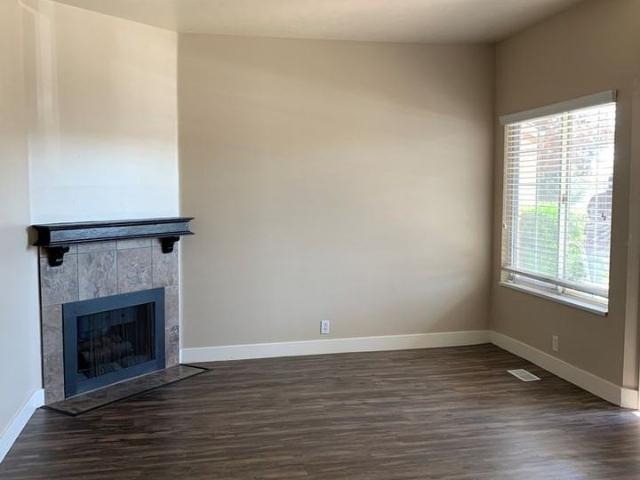 Vine Gate Apartments & Townhomes 2 Bedroom Apartment for Rent at 6140 S Vine Park Dr, Murray, UT 84121 Murray