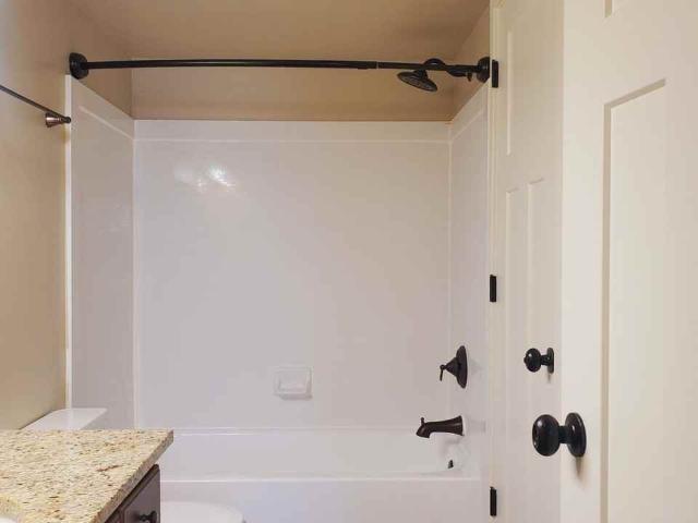 Vine Gate Apartments & Townhomes 2 Bedroom Apartment for Rent at 6140 S Vine Park Dr, Murray, UT 84121 Murray
