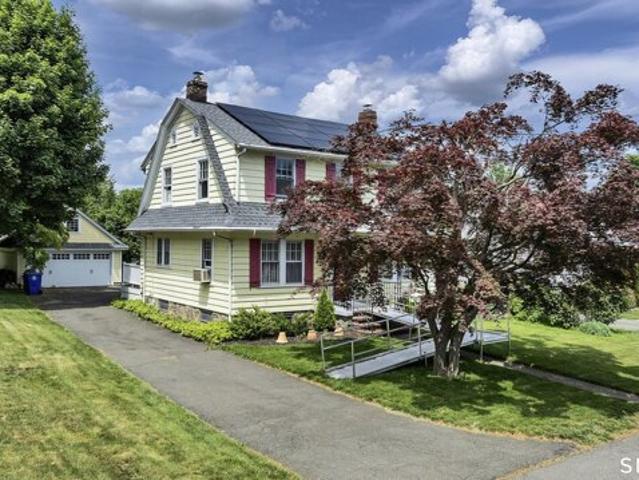 Vine St, Stratford, Home For Sale