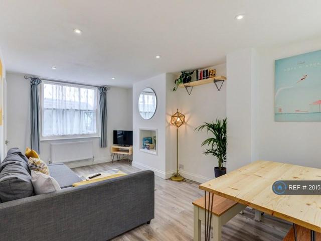 Vine Street, Brighton & Hove, BN1 2 bed terraced house to rent £1,950 pcm £450 pw