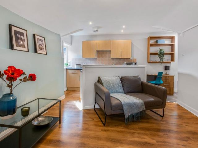 Vinery Road, Leeds LS4, 1 bed terraced house to rent, £810 pcm | PrimeLocation