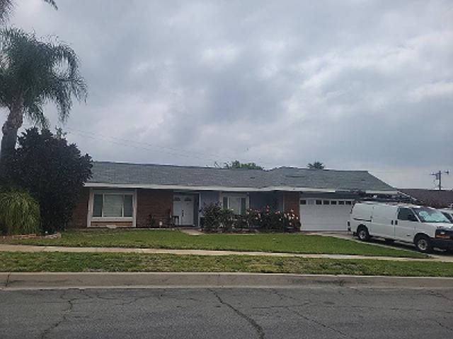 Vineyard Ave