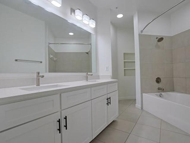 Vineyards at Paseo Del Sol B2A