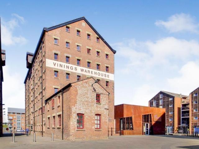 Vinings Warehouse, The Docks, Gloucester GL1, 2 bed flat to rent, £1,150 pcm | PrimeLocation