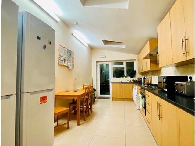 Viola Avenue, Staines TW19, Room to rent, £650 pcm | PrimeLocation