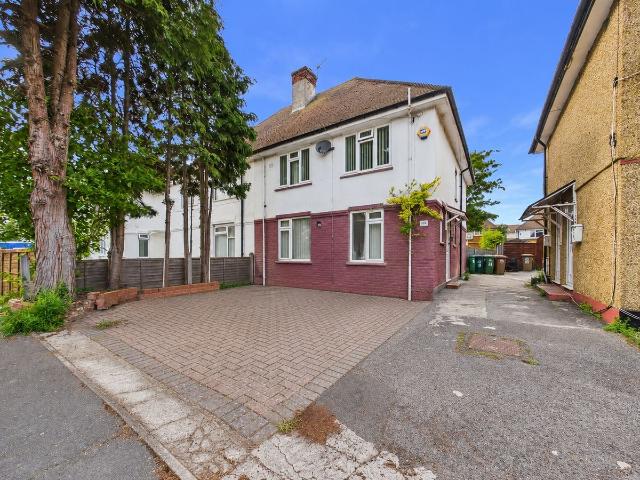 Viola Avenue, Staines Upon Thames, Surrey TW19, 4 bed semi detached house to rent, £2,400 pcm | PrimeLocation