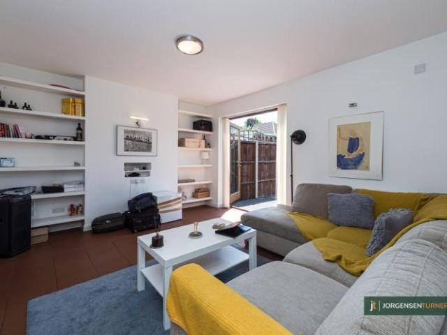 Viola Square, Shepherds Bush, W12 3 bed house to rent £2,950 pcm £681 pw