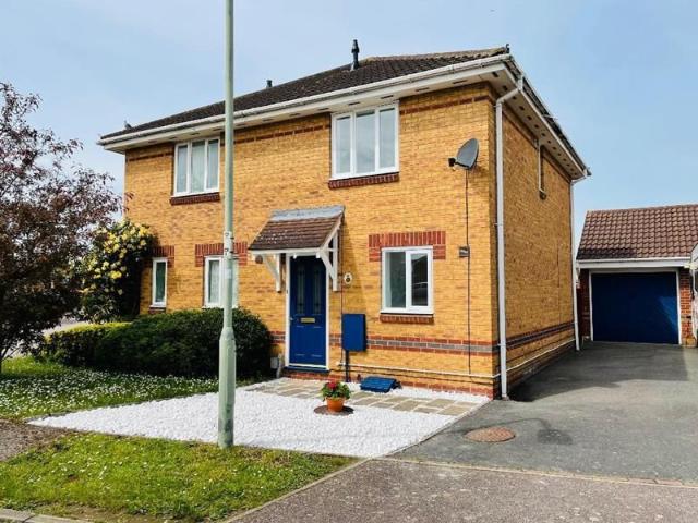 Violet Close, Bedford MK42, 2 bed semi detached house to rent, £1,250 pcm | PrimeLocation