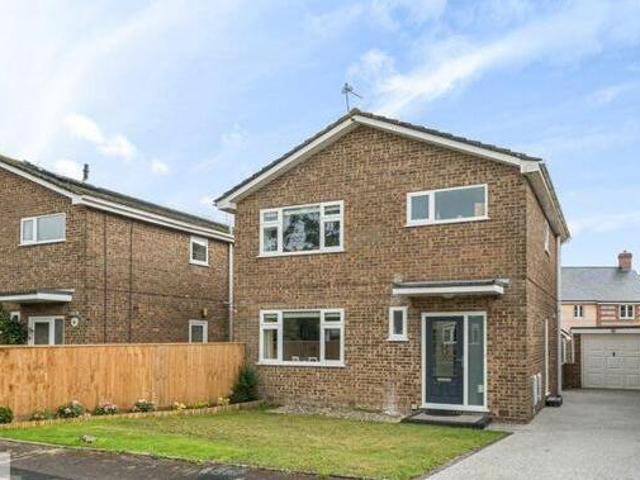 Violet Farm Close, Corfe Mullen, 3 Bedroom Detached