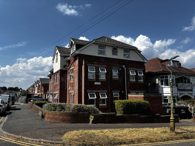 Violet Lodge, Southbourne BH6, 2 bed flat to rent, £1,250 pcm | PrimeLocation