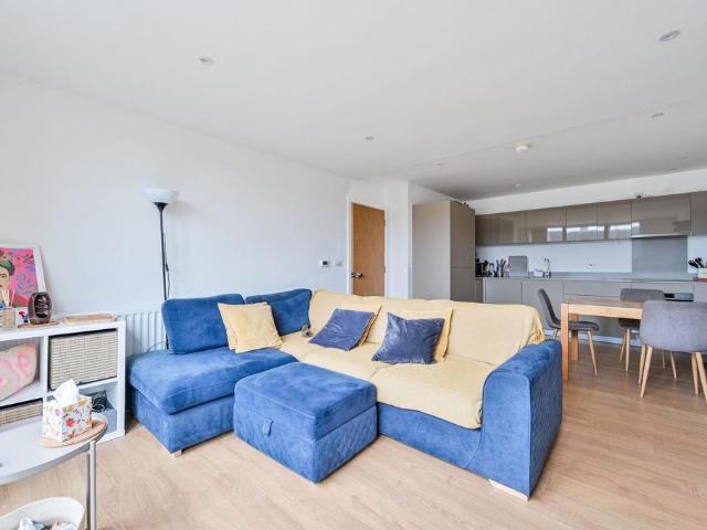Violet Road, E3, Bow, London, E3 2 bed flat to rent £2,350 pcm £542 pw