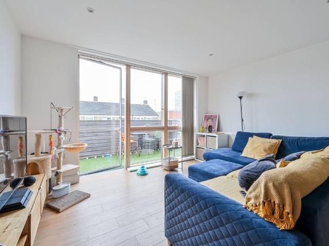 Violet Road E3, Bow, London, 2 bed flat to rent, £2,350 pcm | PrimeLocation