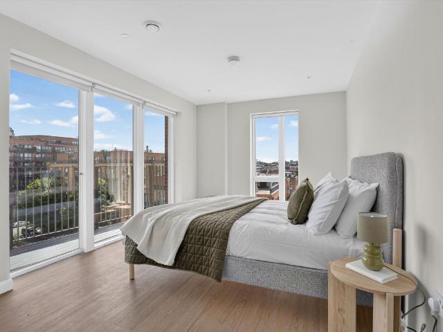 Violet Road, London E3, 3 bed flat to rent, £3,300 pcm | PrimeLocation