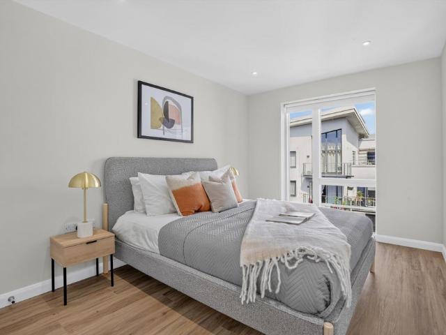 Violet Road, London E3 2 bed flat to rent £2,350 pcm £542 pw
