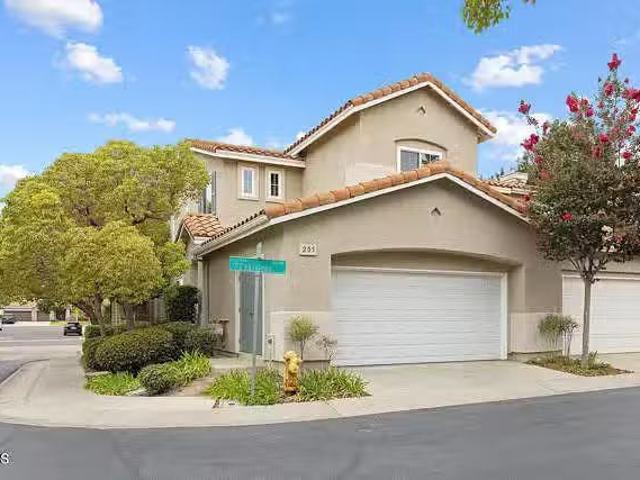Via Cantilena, CAMARILLO, CA 93012