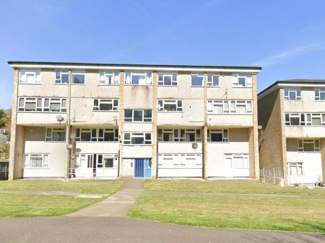 Viaduct Court, Pontypool NP4, 3 bed flat to rent, £900 pcm | PrimeLocation