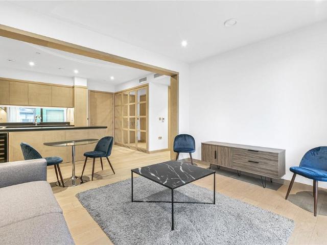 Viaduct Gardens, London, SW11 1 bed apartment to rent £3,575 pcm £825 pw