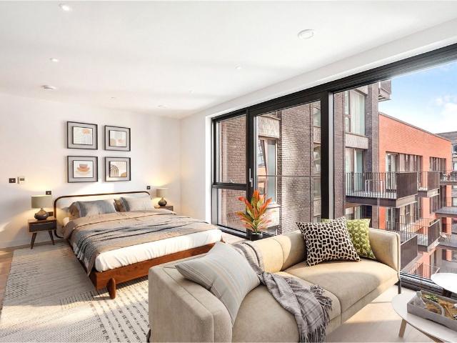 Viaduct Gardens, London SW11, Studio to rent, £2,850 pcm | PrimeLocation