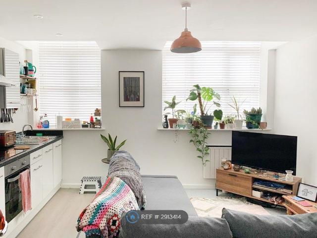 Viaduct Road, Leeds LS4, 1 bed flat to rent, £825 pcm | PrimeLocation