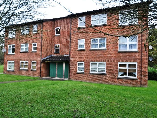 Viaduct Way, Welwyn Garden City. AL7, 2 bed flat to rent, £1,300 pcm | PrimeLocation