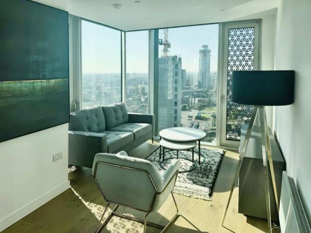 Viadux, Bridgewater Street, Manchester M1, 2 bed flat to rent, £2,200 pcm | PrimeLocation