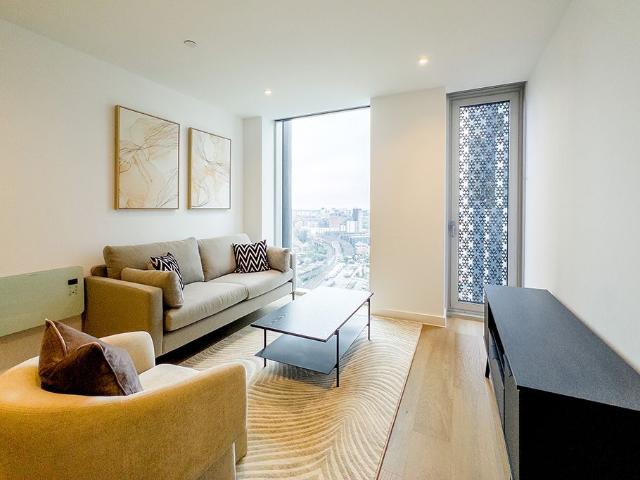 Viadux, Great Bridgewater Street, Manchester M1, 1 bed flat to rent, £1,800 pcm | PrimeLocation