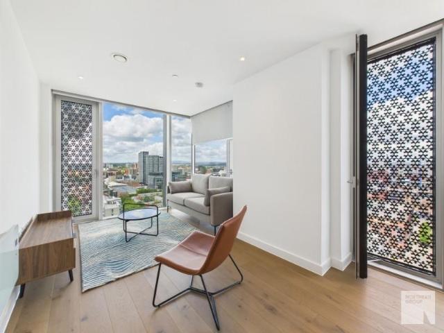 Viadux: Manchester 2 bed apartment to rent £1,900 pcm £438 pw