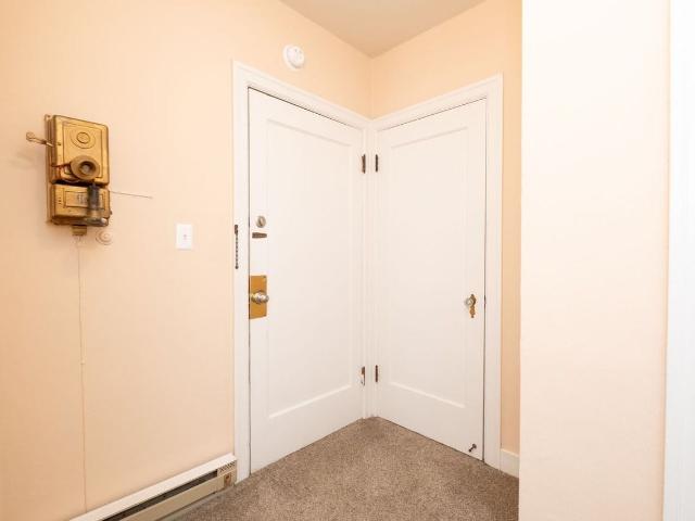 Vibrant Southeast Portland Living! 1 Bedroom Apartment for Rent at 6109 Se Belmont St, Portland, OR 97215 Mt. Tabor
