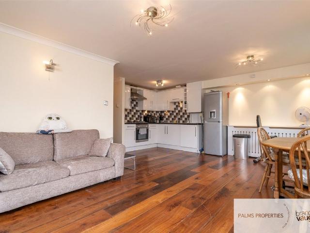 Victory Mews, The Strand, Brighton BN2, 2 bed flat to rent, £1,600 pcm | PrimeLocation
