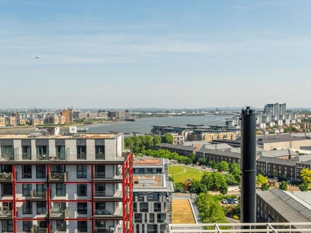 Victory Parade London SE18 1 bed flat to rent £2,100 pcm £485 pw