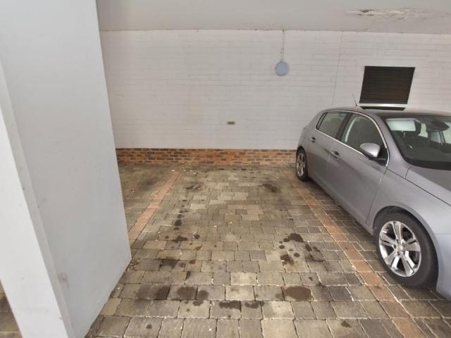 Victory Park Road, Addlestone, United. 2 bed flat to rent £1,575 pcm £363 pw