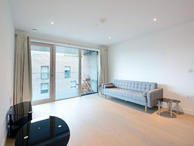 Victory Place, Elephant And Castle, London SE17, 2 bed flat to rent, £5,000 pcm | PrimeLocation