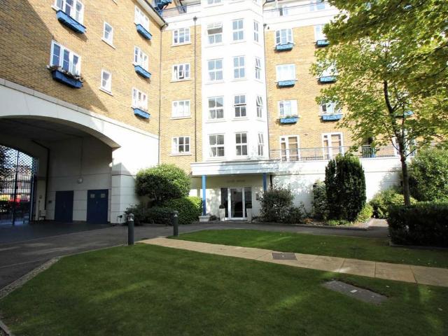 Victory Place, London E14 1 bed flat to rent £2,500 pcm £577 pw